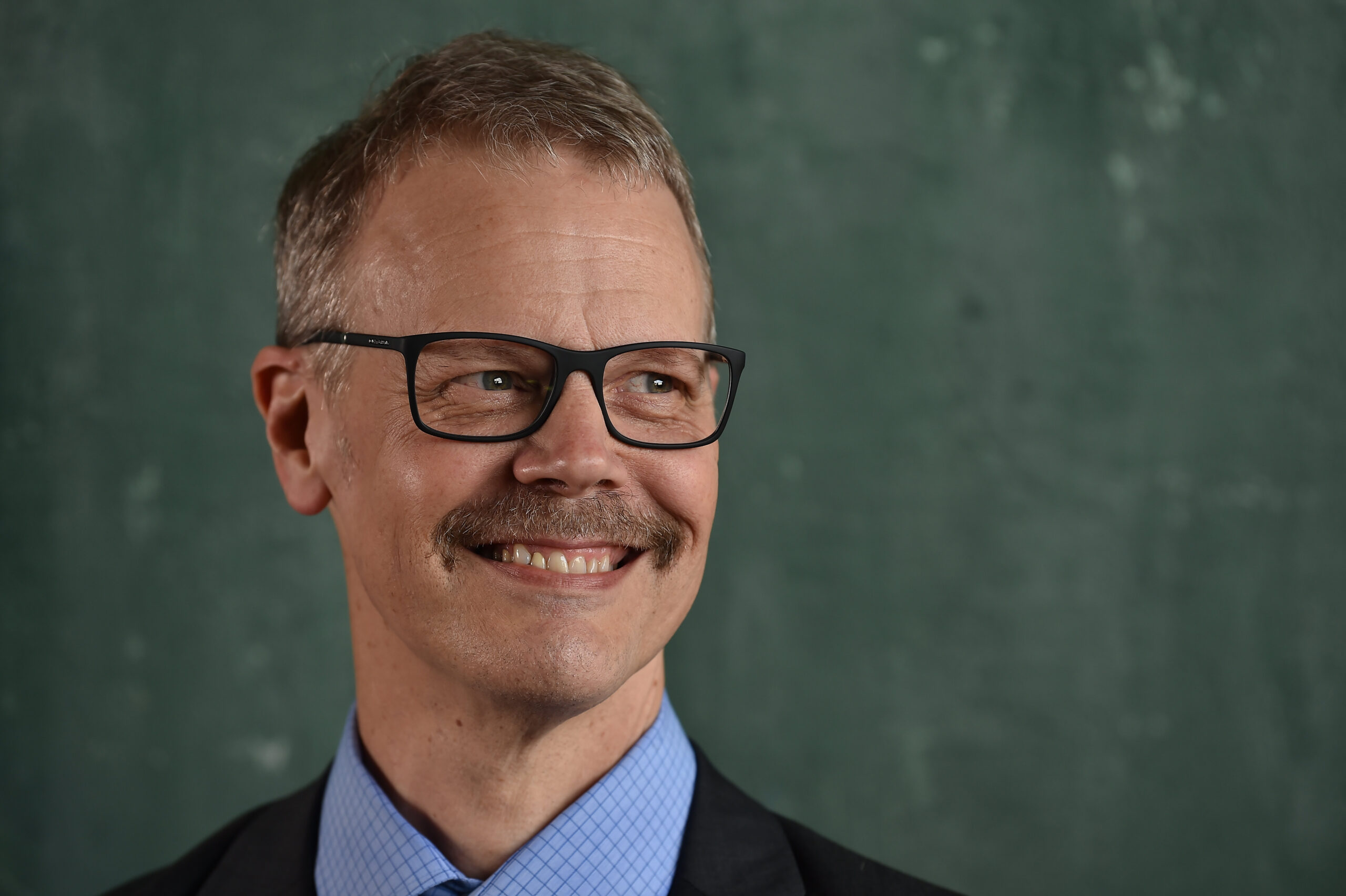 Biography - Richard Willett Writer